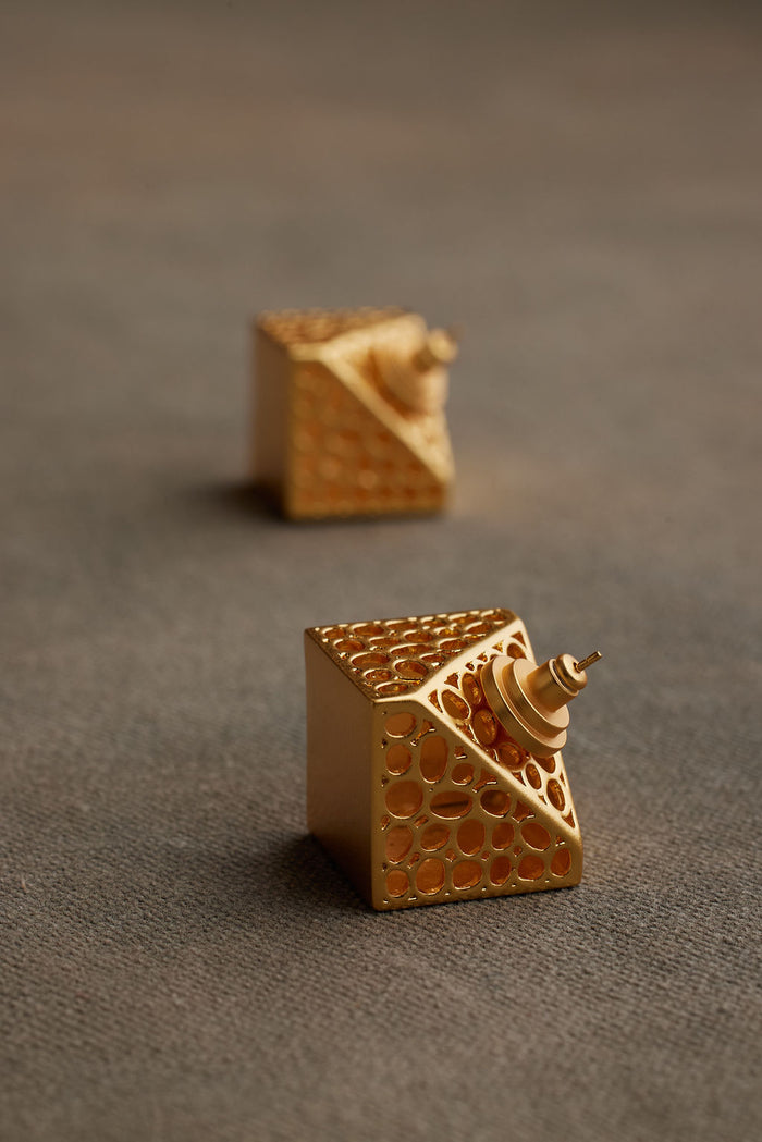 Ubah Studs