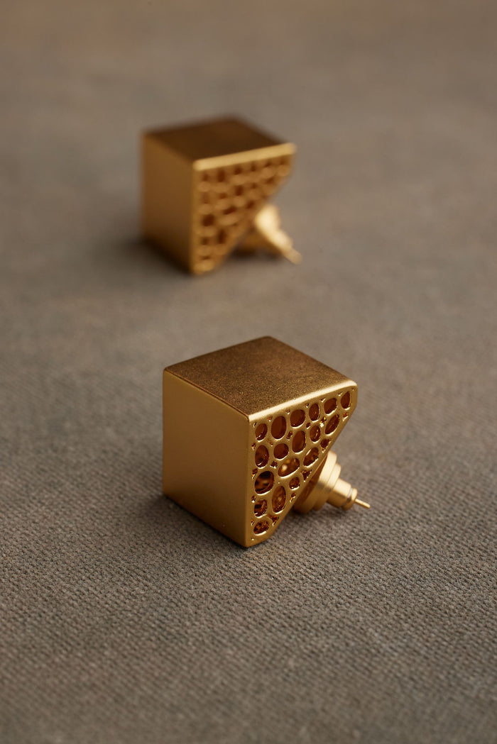 UBAH STUDS